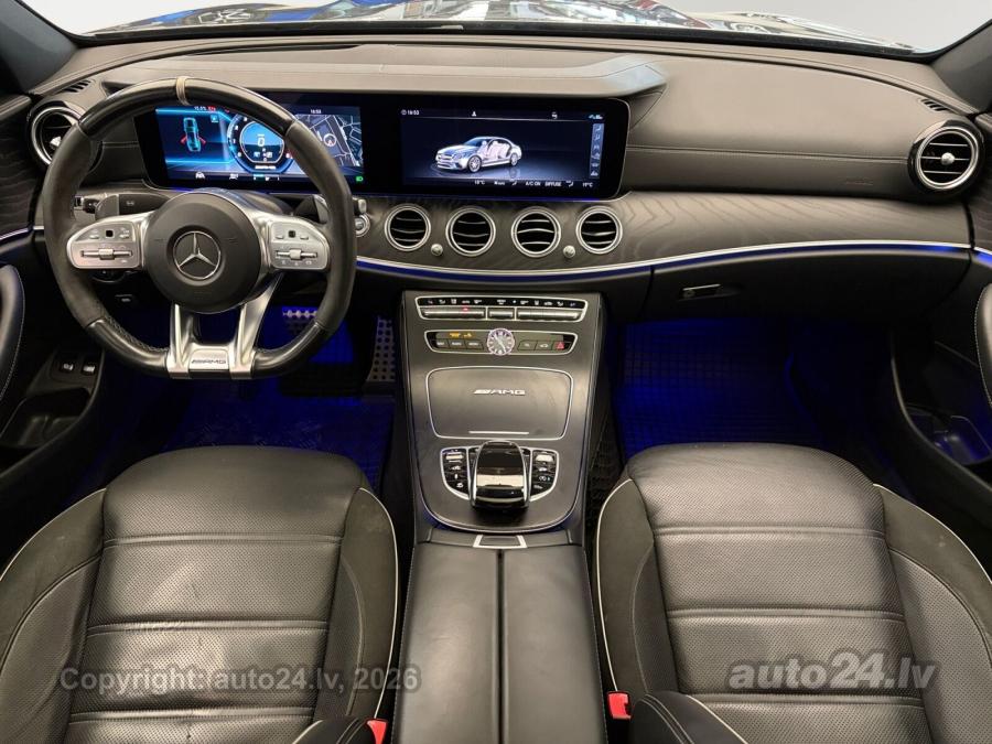 Grey Mercedes-Benz E-Class 2018 in Tallinn, with an engine capacity of 4.00 L and mileage of 172 thousand km for 45900 €, photo 8 on AUTOMOTO.COM.LV