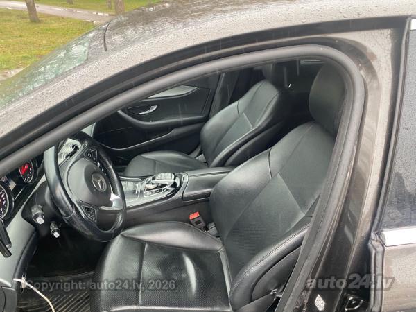 Grey Mercedes-Benz E-Class 2018 in Tallinn, with an engine capacity of 2.00 L and mileage of 386 thousand km for 18000 €, photo 5 on AUTOMOTO.COM.LV