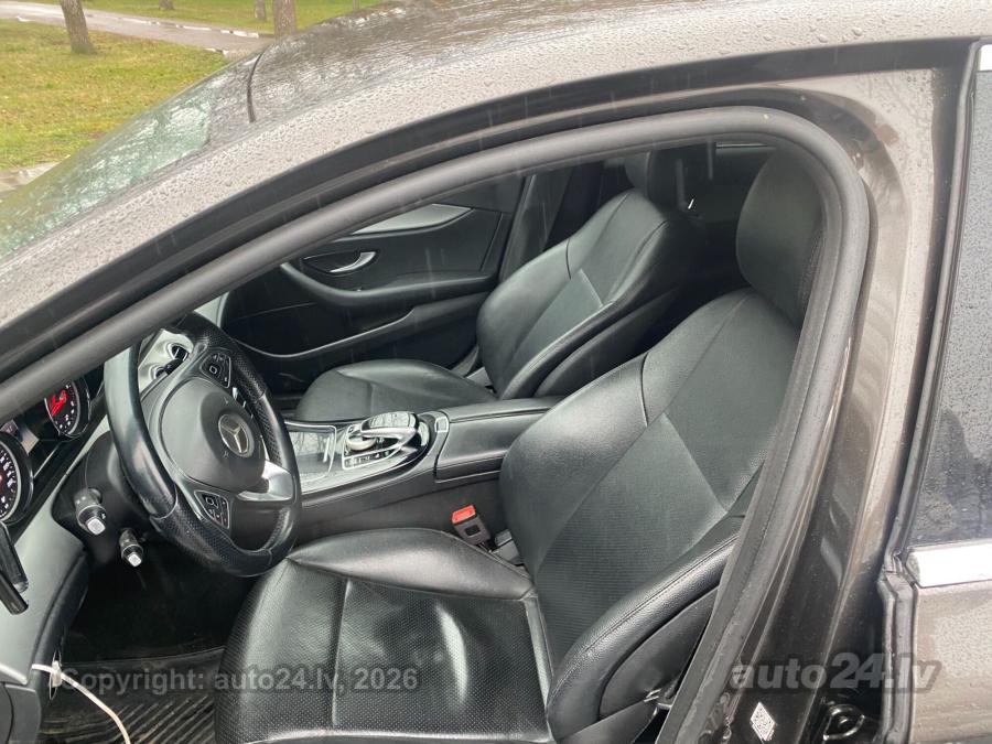 Pelēks Mercedes-Benz E-Class 2018 Tallina, ar dzinēja tilpumu 2.00 L un nobraukumu 386 tūkst. km par 18000 €, foto 6 vietnē AUTOMOTO.COM.LV