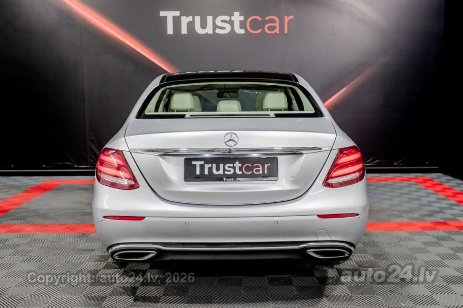 Grey Mercedes-Benz E-Class 2019 in Parnu, with an engine capacity of 2.00 L and mileage of 183 thousand km for 24000 €, photo 11 on AUTOMOTO.COM.LV