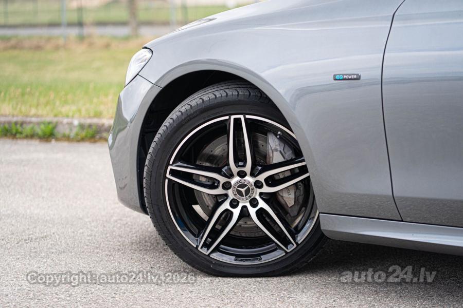 Grey Mercedes-Benz E-Class 2019 in Tartu, with an engine capacity of 2.00 L and mileage of 98 thousand km for 32900 €, photo 8 on AUTOMOTO.COM.LV