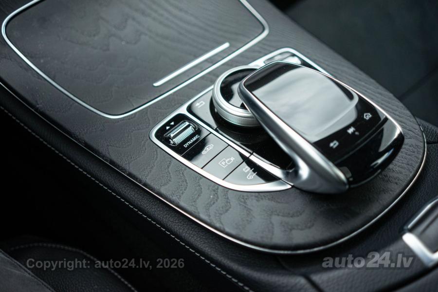 Grey Mercedes-Benz E-Class 2019 in Tartu, with an engine capacity of 2.00 L and mileage of 98 thousand km for 32900 €, photo 19 on AUTOMOTO.COM.LV