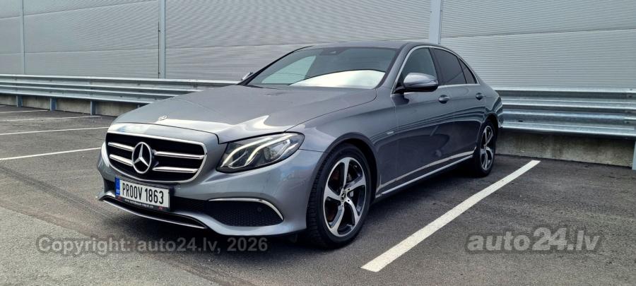 Pelēks Mercedes-Benz E-Class 2019 Tallina, ar dzinēja tilpumu 2.00 L un nobraukumu 119 tūkst. km par 23890 €, foto 1 vietnē AUTOMOTO.COM.LV