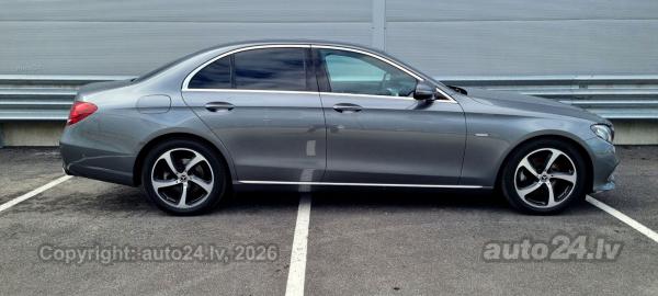 Pelēks Mercedes-Benz E-Class 2019 Tallina, ar dzinēja tilpumu 2.00 L un nobraukumu 119 tūkst. km par 23890 €, foto 4 vietnē AUTOMOTO.COM.LV