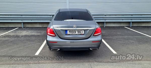 Pelēks Mercedes-Benz E-Class 2019 Tallina, ar dzinēja tilpumu 2.00 L un nobraukumu 119 tūkst. km par 23890 €, foto 7 vietnē AUTOMOTO.COM.LV