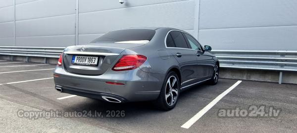 Pelēks Mercedes-Benz E-Class 2019 Tallina, ar dzinēja tilpumu 2.00 L un nobraukumu 119 tūkst. km par 23890 €, foto 8 vietnē AUTOMOTO.COM.LV
