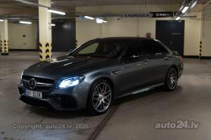 Pelēks Mercedes-Benz E-Class 2020 Tallina, ar dzinēja tilpumu 4.00 L un nobraukumu 72 tūkst. km par 65000 €, foto  vietnē AUTOMOTO.COM.LV