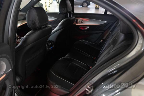 Pelēks Mercedes-Benz E-Class 2020 Tallina, ar dzinēja tilpumu 4.00 L un nobraukumu 72 tūkst. km par 65000 €, foto 11 vietnē AUTOMOTO.COM.LV