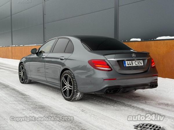 Grey Mercedes-Benz E-Class 2020 in Tallinn, with an engine capacity of 2.90 L and mileage of 162 thousand km for 29900 €, photo 4 on AUTOMOTO.COM.LV