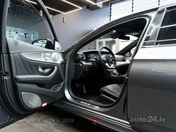 Pelēks Mercedes-Benz E-Class 2020 Tallina, ar dzinēja tilpumu 4.00 L un nobraukumu 73 tūkst. km par 67900 €, foto 4 vietnē AUTOMOTO.COM.LV