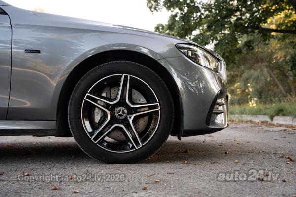 Мерседес Е-Класс 2020 в Таллин на AUTOMOTO.COM.LV Серый Мерседес Е-Класс 2020 в Таллин, объемом двигателя 2.00 л и пробегом 92 тыс. км за 31900 €, фото 9 на AUTOMOTO.COM.LV
