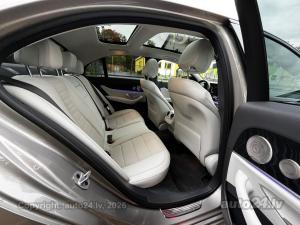 Grey Mercedes-Benz E-Class 2021 in Tallinn, with an engine capacity of 2.00 L and mileage of 175 thousand km for 32900 €, photo 10 on AUTOMOTO.COM.LV