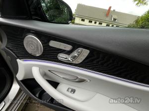 Grey Mercedes-Benz E-Class 2021 in Tallinn, with an engine capacity of 2.00 L and mileage of 175 thousand km for 32900 €, photo 12 on AUTOMOTO.COM.LV