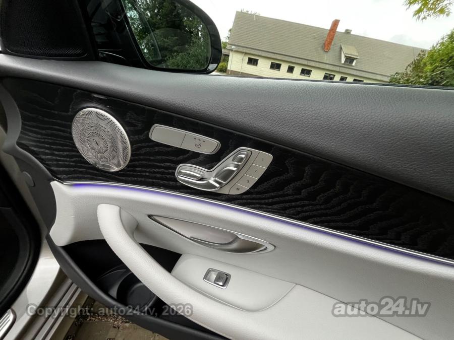 Grey Mercedes-Benz E-Class 2021 in Tallinn, with an engine capacity of 2.00 L and mileage of 175 thousand km for 32900 €, photo 12 on AUTOMOTO.COM.LV