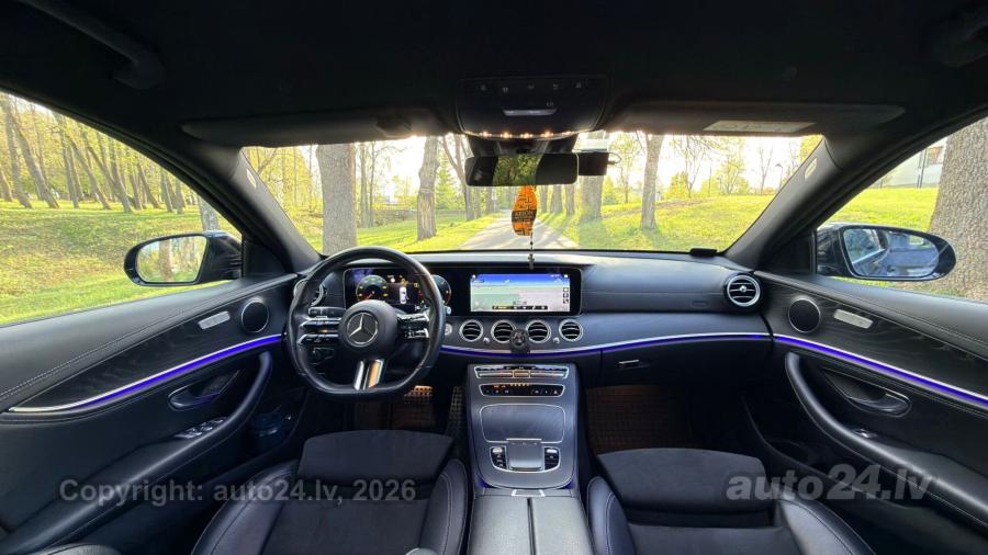 Grey Mercedes-Benz E-Class 2022 in Tallinn, with an engine capacity of 2.00 L and mileage of 55 thousand km for 40900 €, photo 13 on AUTOMOTO.COM.LV