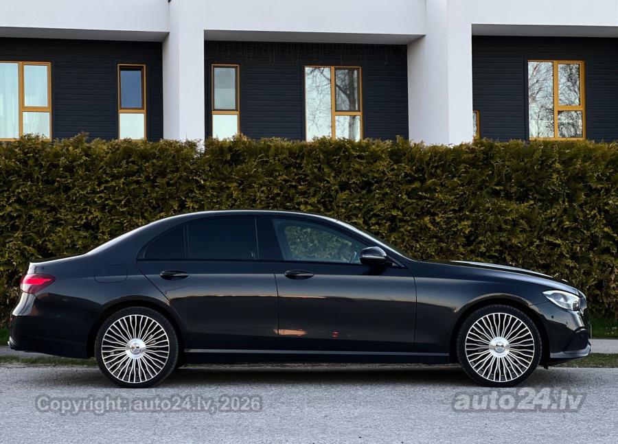 Grey Mercedes-Benz E-Class 2022 in Tartu, with an engine capacity of 2.00 L and mileage of 182 thousand km for 26990 €, photo 6 on AUTOMOTO.COM.LV