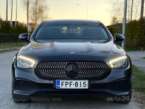 Grey Mercedes-Benz E-Class 2022 in Tartu, with an engine capacity of 2.00 L and mileage of 182 thousand km for 26990 €, photo 6 on AUTOMOTO.COM.LV