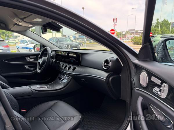 Grey Mercedes-Benz E-Class 2022 in Tallinn, with an engine capacity of 2.90 L and mileage of 42 thousand km for 44900 €, photo 4 on AUTOMOTO.COM.LV