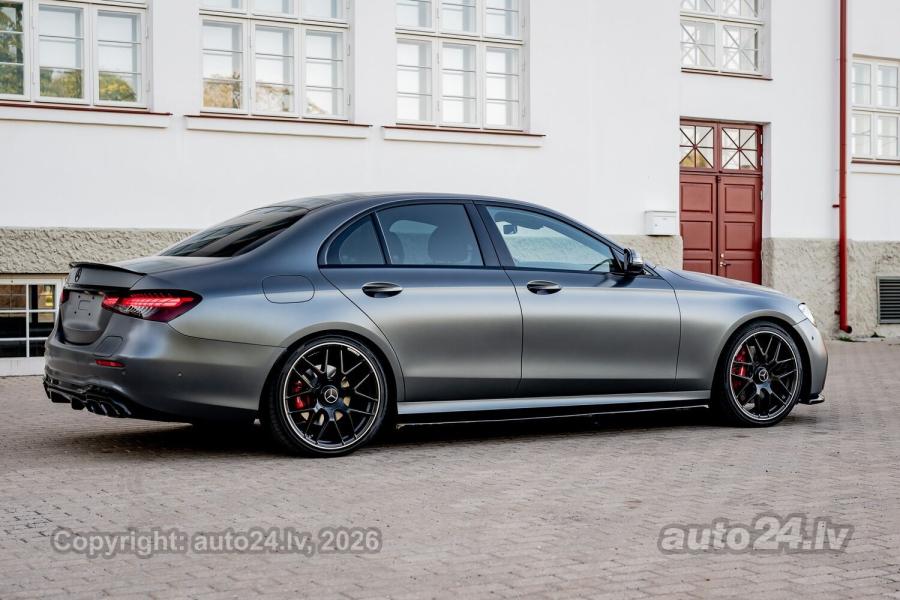 Pelēks Mercedes-Benz E-Class 2022 Pērnava, ar dzinēja tilpumu 2.00 L un nobraukumu 127 tūkst. km par 37990 €, foto 5 vietnē AUTOMOTO.COM.LV