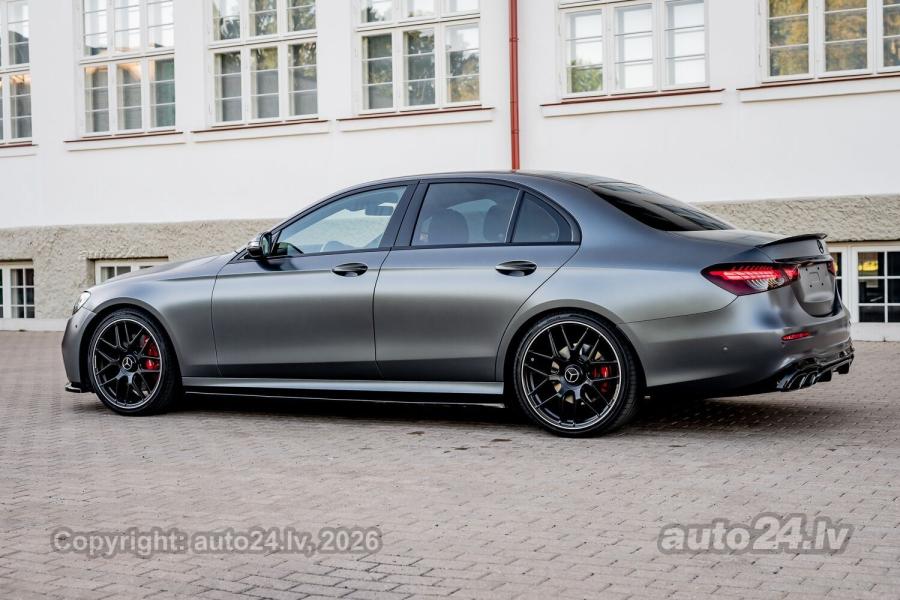 Pelēks Mercedes-Benz E-Class 2022 Pērnava, ar dzinēja tilpumu 2.00 L un nobraukumu 127 tūkst. km par 37990 €, foto 6 vietnē AUTOMOTO.COM.LV