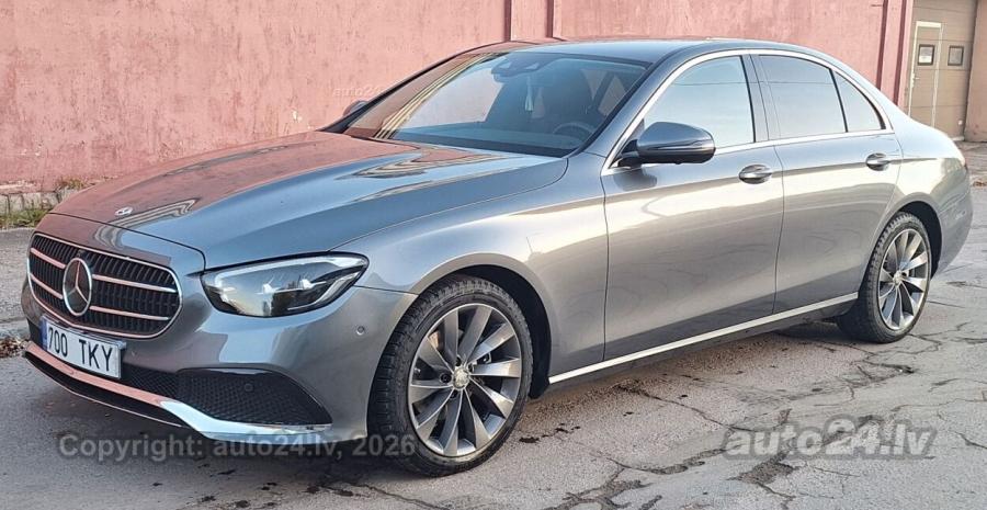 Pelēks Mercedes-Benz E-Class 2023 Tallina, ar dzinēja tilpumu 2.00 L un nobraukumu 25 tūkst. km par 44444 €, foto 2 vietnē AUTOMOTO.COM.LV