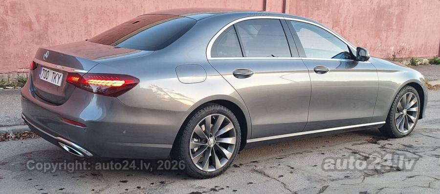 Pelēks Mercedes-Benz E-Class 2023 Tallina, ar dzinēja tilpumu 2.00 L un nobraukumu 25 tūkst. km par 44444 €, foto 6 vietnē AUTOMOTO.COM.LV