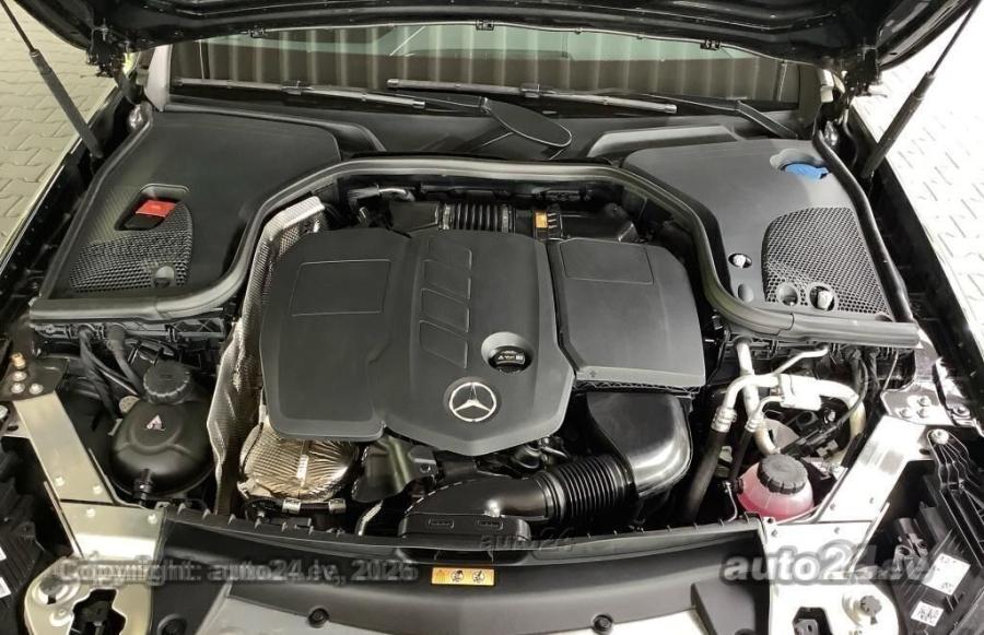 Pelēks Mercedes-Benz E-Class 2023 Tallina, ar dzinēja tilpumu 2.00 L un nobraukumu 25 tūkst. km par 44444 €, foto 9 vietnē AUTOMOTO.COM.LV