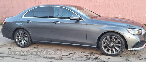 Pelēks Mercedes-Benz E-Class 2023 Tallina, ar dzinēja tilpumu 2.00 L un nobraukumu 25 tūkst. km par 44444 €, foto 5 vietnē AUTOMOTO.COM.LV