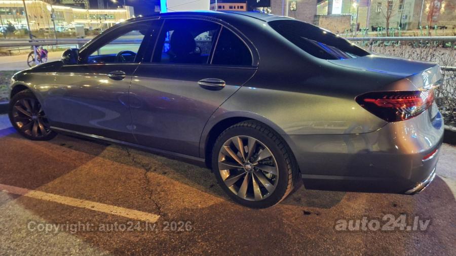 Pelēks Mercedes-Benz E-Class 2023 Tallina, ar dzinēja tilpumu 2.00 L un nobraukumu 27 tūkst. km par 42224 €, foto 12 vietnē AUTOMOTO.COM.LV
