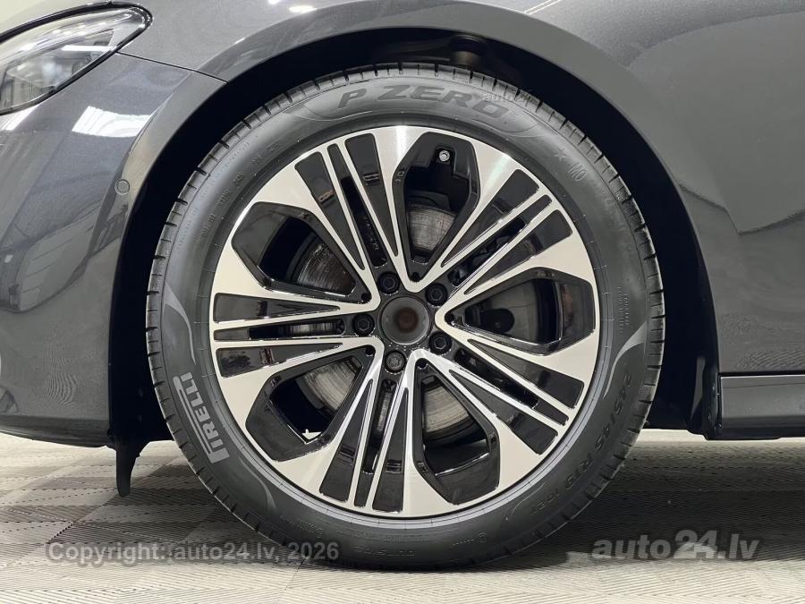Grey Mercedes-Benz E-Class 2025 in Tallinn, with an engine capacity of 2.00 L and mileage of 20 thousand km for 51900 €, photo 8 on AUTOMOTO.COM.LV