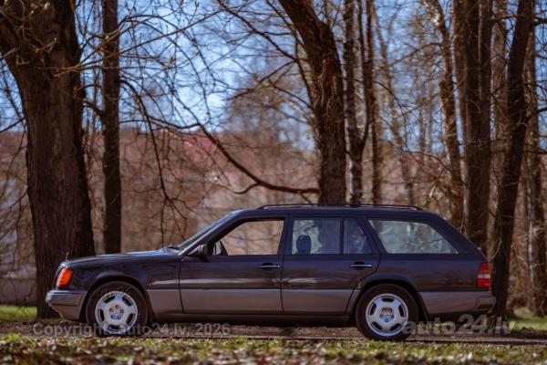 Серый Мерседес Е-Класс 1995 в Таллин, объемом двигателя 3.20 л и пробегом 350 тыс. км за 9000 €, фото 1 на AUTOMOTO.COM.LV