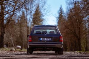 Pelēks Mercedes-Benz E-Class 1995 Tallina, ar dzinēja tilpumu 3.20 L un nobraukumu 350 tūkst. km par 9000 €, foto 3 vietnē AUTOMOTO.COM.LV