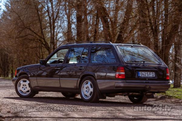 Серый Мерседес Е-Класс 1995 в Таллин, объемом двигателя 3.20 л и пробегом 350 тыс. км за 9000 €, фото 4 на AUTOMOTO.COM.LV