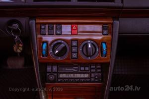 Pelēks Mercedes-Benz E-Class 1995 Tallina, ar dzinēja tilpumu 3.20 L un nobraukumu 350 tūkst. km par 9000 €, foto 7 vietnē AUTOMOTO.COM.LV