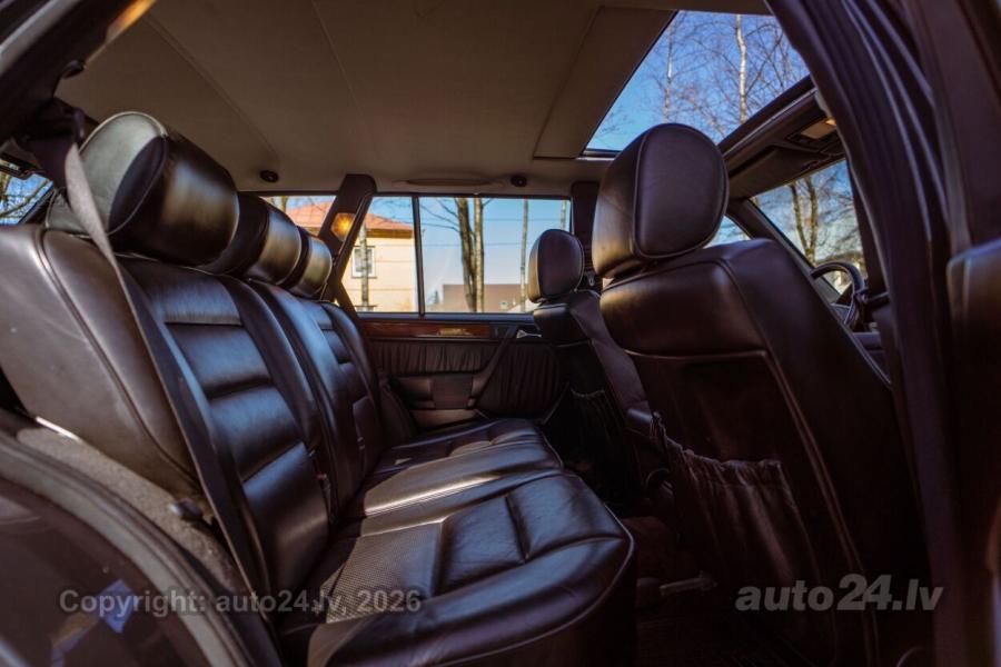 Pelēks Mercedes-Benz E-Class 1995 Tallina, ar dzinēja tilpumu 3.20 L un nobraukumu 350 tūkst. km par 9000 €, foto 14 vietnē AUTOMOTO.COM.LV