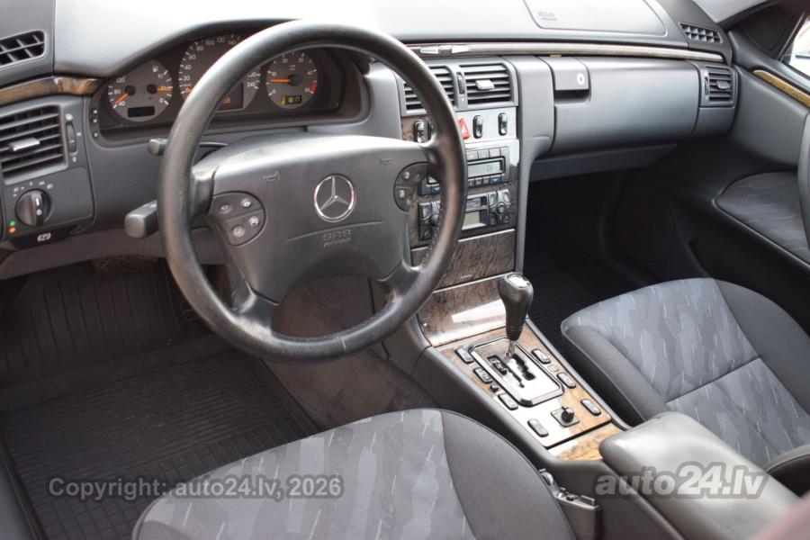 Pelēks Mercedes-Benz E-Class 2000 Tartu, ar dzinēja tilpumu 2.20 L un nobraukumu 393 tūkst. km par 3350 €, foto 8 vietnē AUTOMOTO.COM.LV