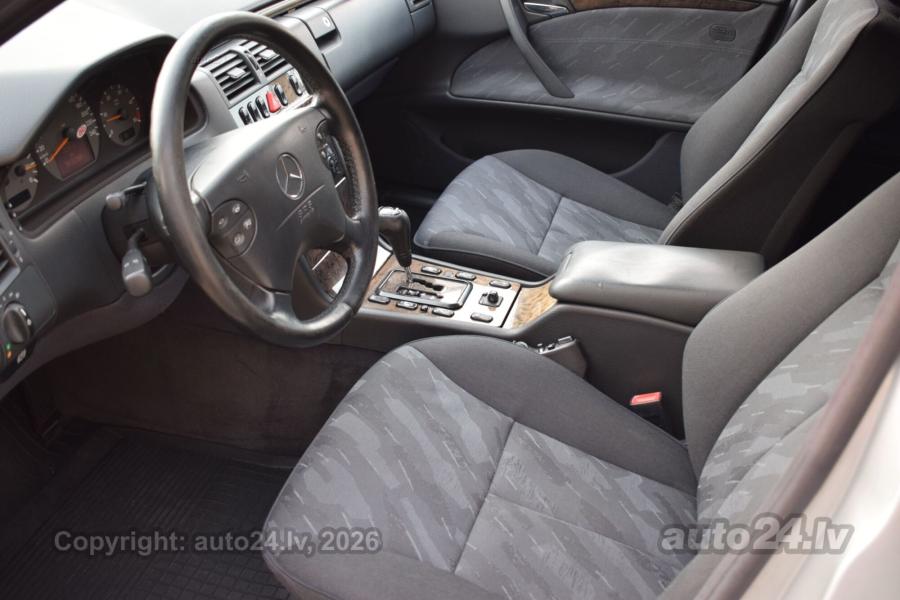 Pelēks Mercedes-Benz E-Class 2000 Tartu, ar dzinēja tilpumu 2.20 L un nobraukumu 393 tūkst. km par 3350 €, foto 9 vietnē AUTOMOTO.COM.LV