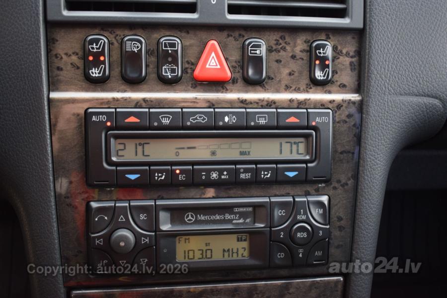 Pelēks Mercedes-Benz E-Class 2000 Tartu, ar dzinēja tilpumu 2.20 L un nobraukumu 393 tūkst. km par 3350 €, foto 12 vietnē AUTOMOTO.COM.LV