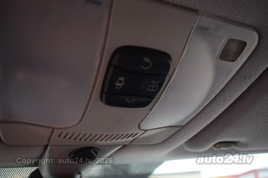 Pelēks Mercedes-Benz E-Class 2000 Tartu, ar dzinēja tilpumu 2.20 L un nobraukumu 393 tūkst. km par 3350 €, foto 18 vietnē AUTOMOTO.COM.LV