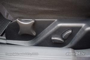 Pelēks Mercedes-Benz E-Class 2000 Tartu, ar dzinēja tilpumu 2.20 L un nobraukumu 393 tūkst. km par 3350 €, foto 22 vietnē AUTOMOTO.COM.LV