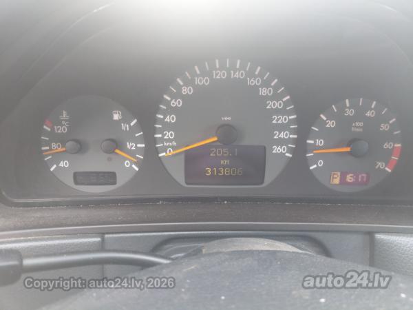 Grey Mercedes-Benz E-Class 2002 in Tallinn, with an engine capacity of 2.80 L and mileage of 0 thousand km for 2800 €, photo 8 on AUTOMOTO.COM.LV