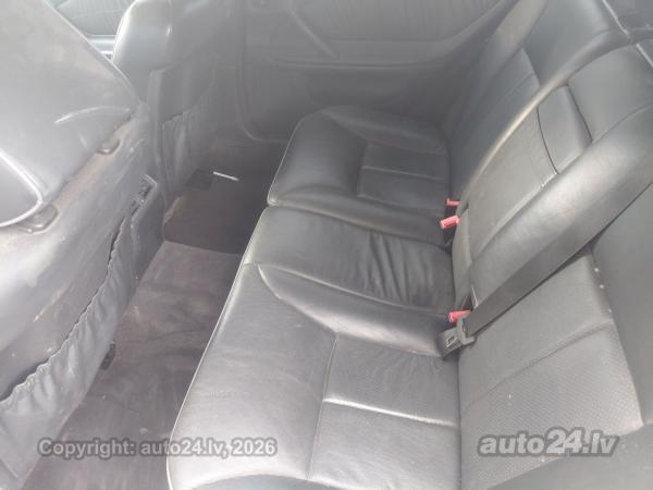 Grey Mercedes-Benz E-Class 2002 in Tallinn, with an engine capacity of 2.80 L and mileage of 0 thousand km for 2800 €, photo 9 on AUTOMOTO.COM.LV