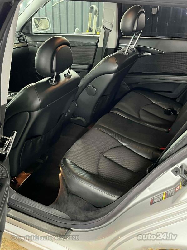 Pelēks Mercedes-Benz E-Class 2003 Tallina, ar dzinēja tilpumu 3.20 L un nobraukumu 429 tūkst. km par 2500 €, foto 7 vietnē AUTOMOTO.COM.LV