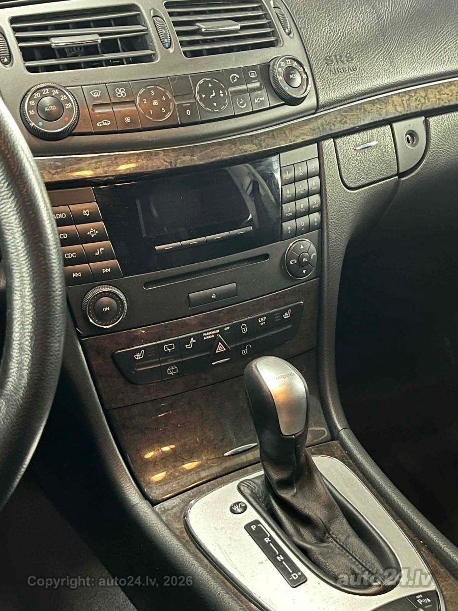 Grey Mercedes-Benz E-Class 2003 in Tallinn, with an engine capacity of 3.20 L and mileage of 429 thousand km for 2500 €, photo 9 on AUTOMOTO.COM.LV