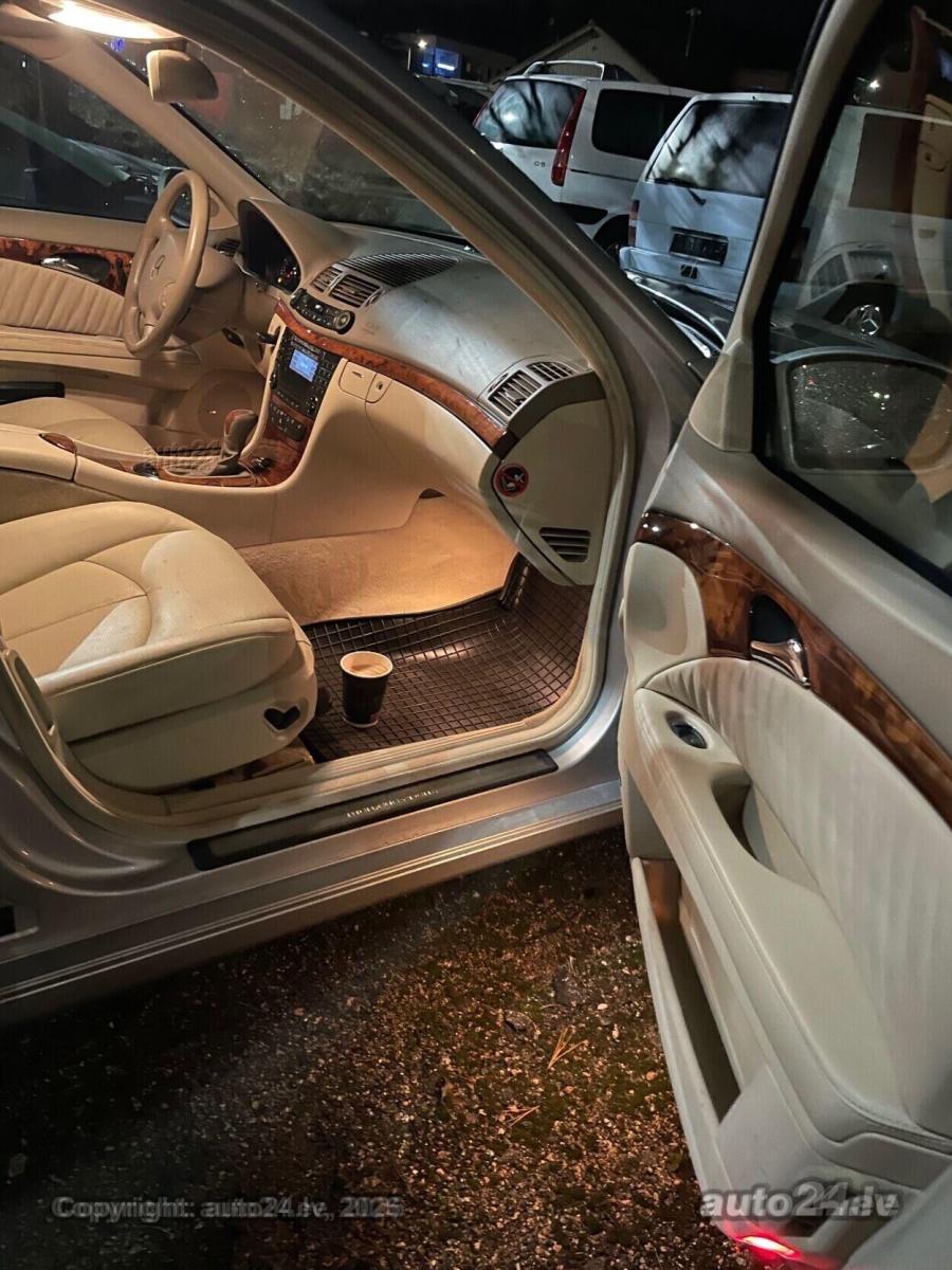 Серый Мерседес Е-Класс 2003 в Таллин, объемом двигателя 3.20 л и пробегом 263 тыс. км за 5900 €, фото 12 на AUTOMOTO.COM.LV