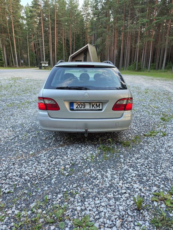 Grey Mercedes-Benz E-Class 2004 in Tartu, with an engine capacity of 2.10 L and mileage of 360 thousand km for 2890 €, photo 5 on AUTOMOTO.COM.LV