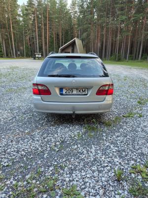 Pelēks Mercedes-Benz E-Class 2004 Tartu, ar dzinēja tilpumu 2.10 L un nobraukumu 360 tūkst. km par 2890 €, foto 6 vietnē AUTOMOTO.COM.LV