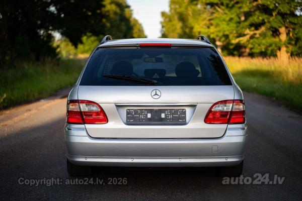 Pelēks Mercedes-Benz E-Class 2004 Paide, ar dzinēja tilpumu 3.20 L un nobraukumu 400 tūkst. km par 5190 €, foto 6 vietnē AUTOMOTO.COM.LV