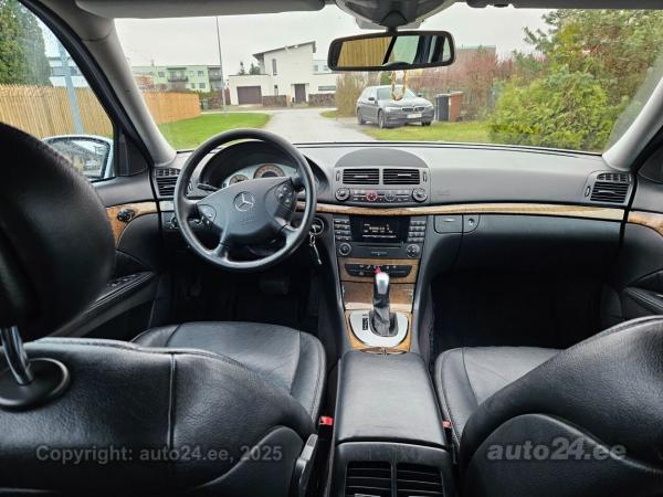 Grey Mercedes-Benz E-Class 2005 in Tallinn, with an engine capacity of 3.20 L and mileage of 327 thousand km for 3399 €, photo 11 on AUTOMOTO.COM.LV