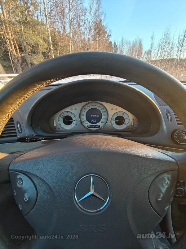 Grey Mercedes-Benz E-Class 2005 in Viljandi, with an engine capacity of 3.20 L and mileage of 280 thousand km for 5000 €, photo 11 on AUTOMOTO.COM.LV